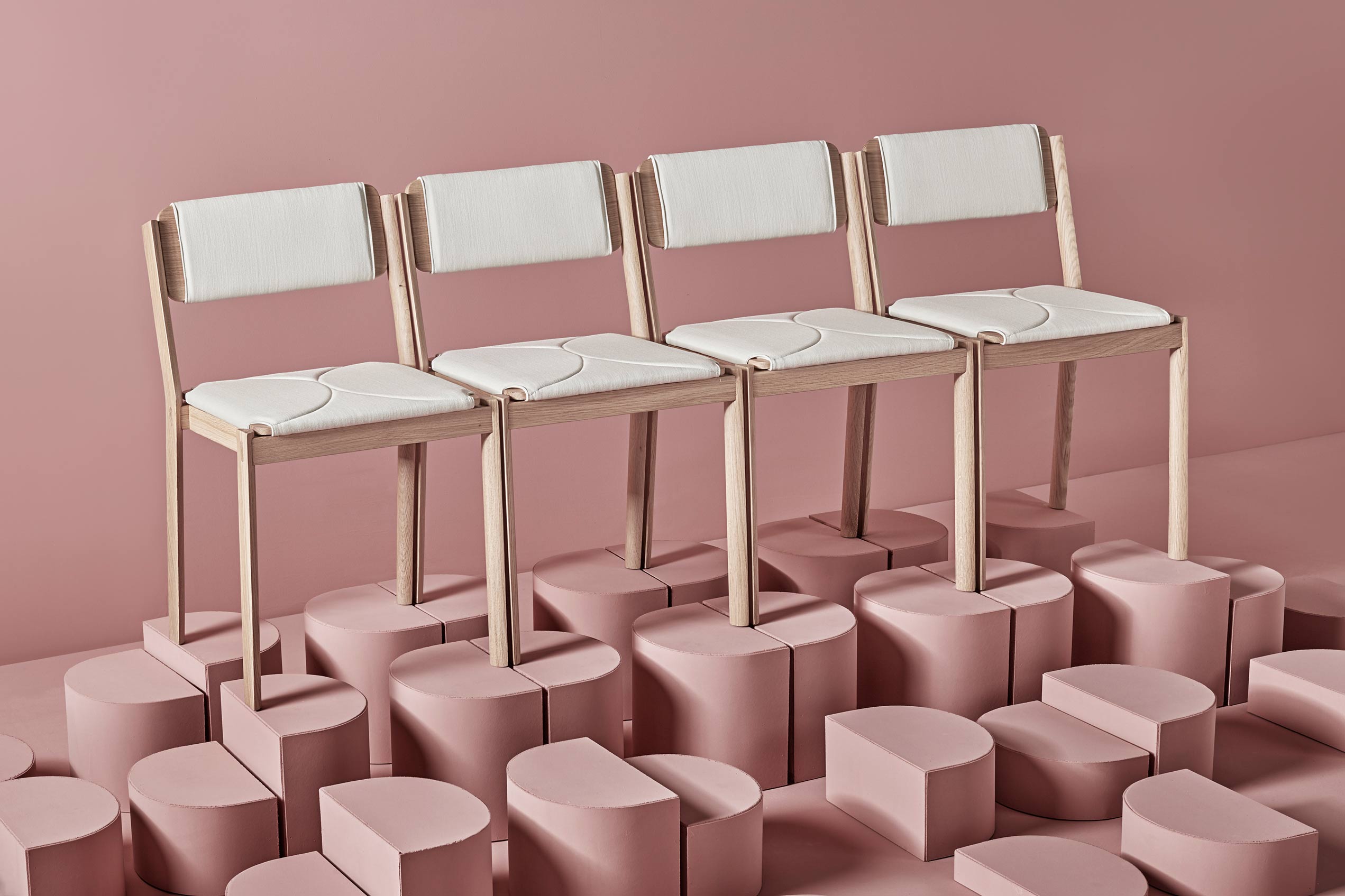 Half, The Chair That Visually Complement Each Other