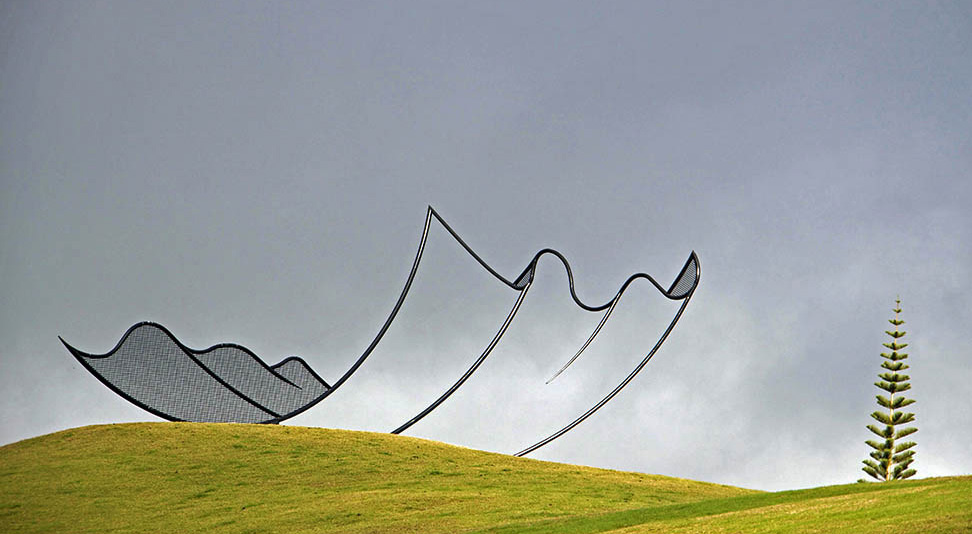 ‘Horizons’ Installation by Neil Dawson at Gibbs Farm