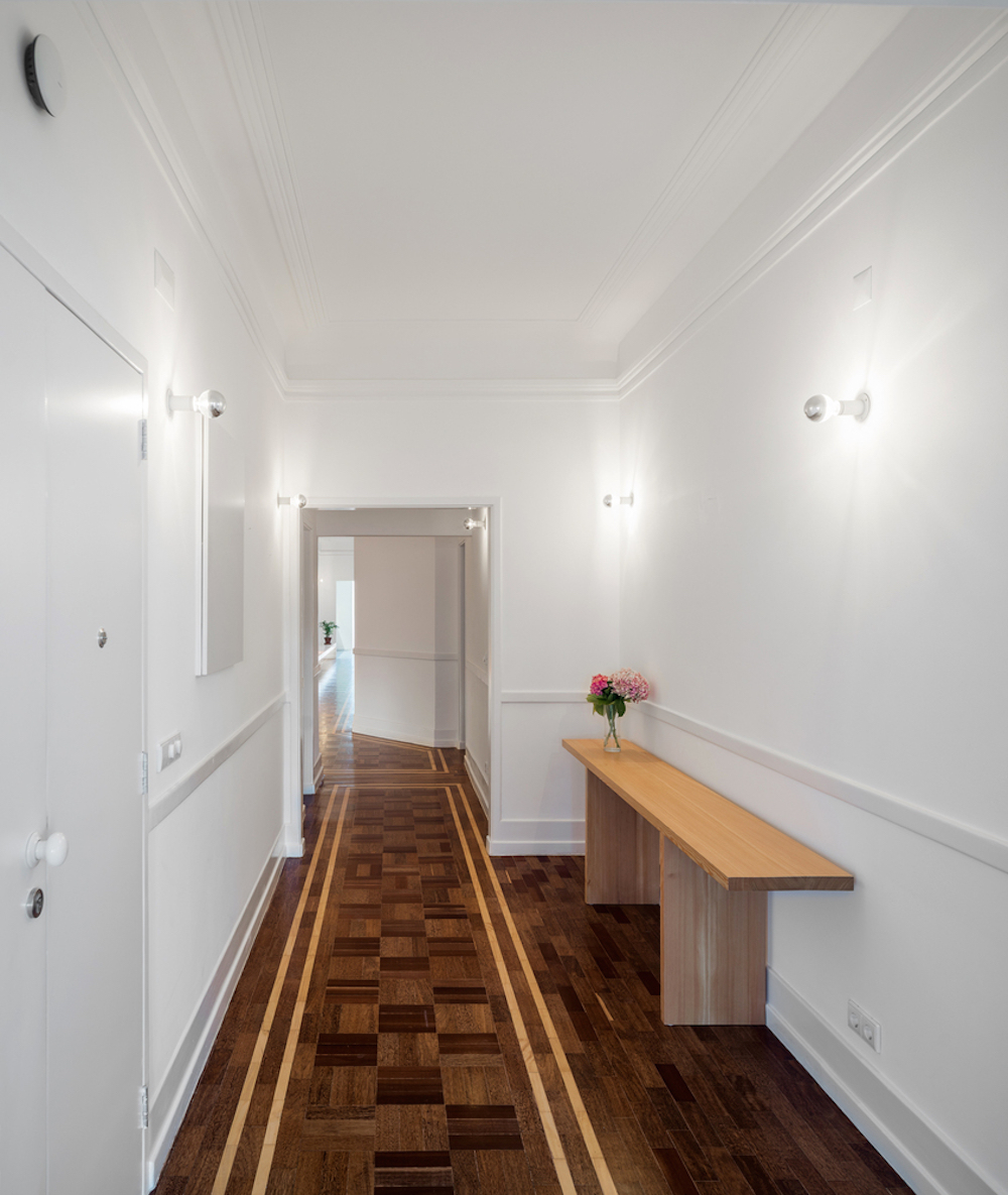 Minimalist Apartment with Gorgeous Wooden Floor [Lisbon]