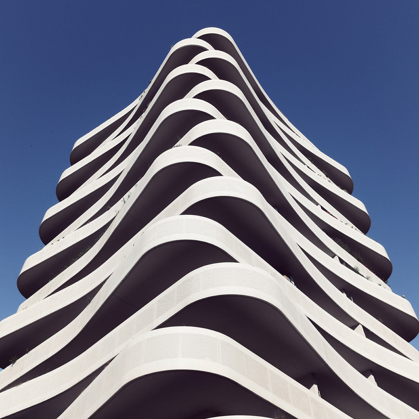 Sebastian Weiss' Impeccable Angles